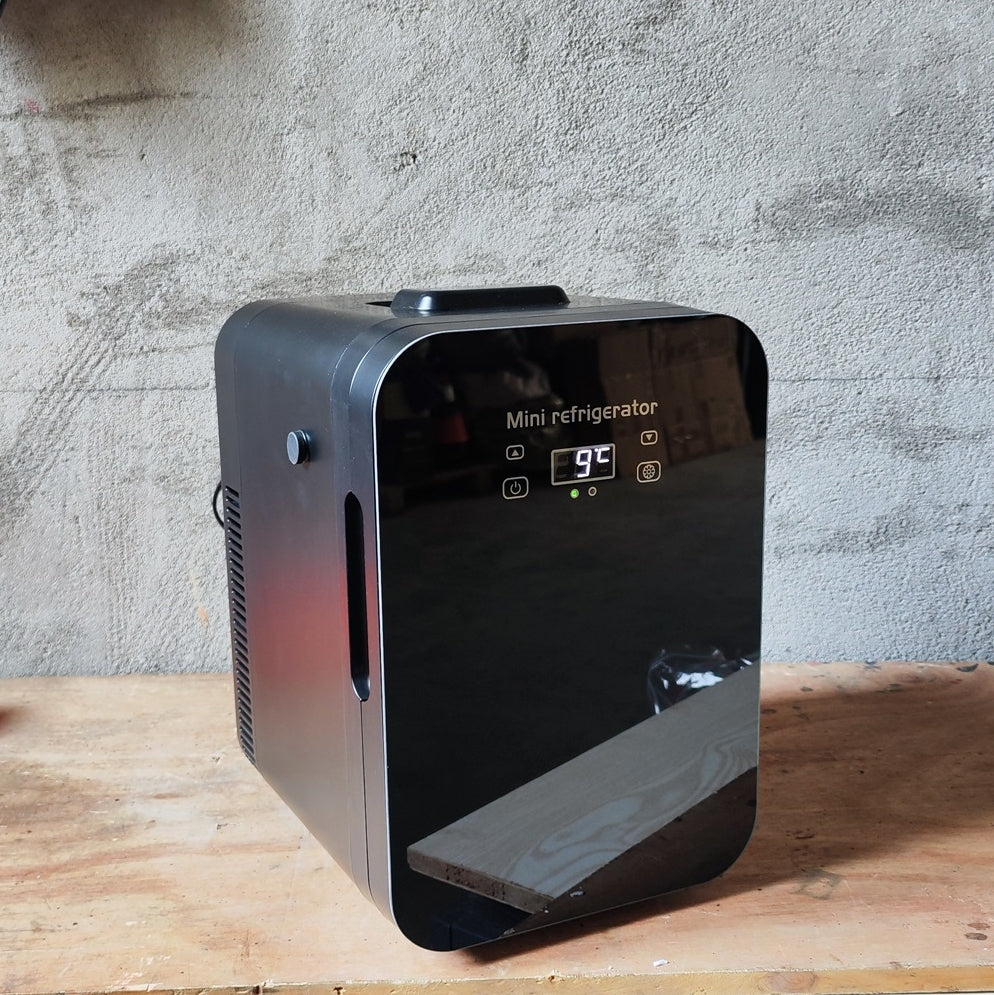 Mini Fridge - Black – Cafesti Coffee UAE